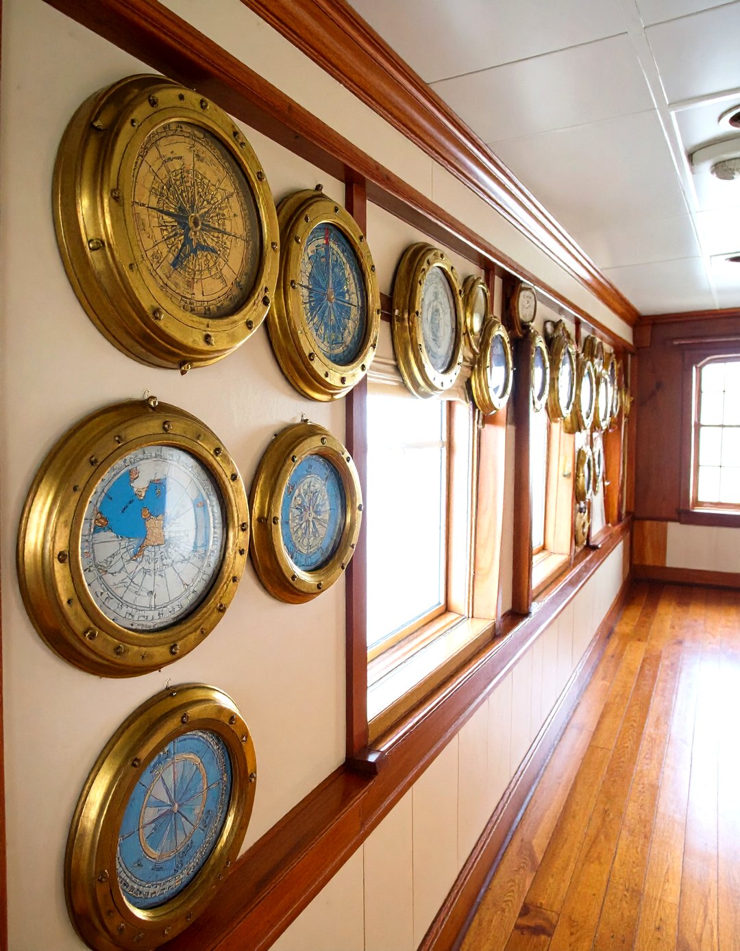 24 Nautical Decor Ideas to Refresh Any Coastal Room - Too Much Time